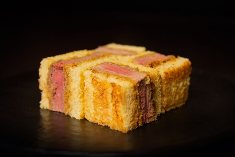 Gold Sushi Club - Main Dish 🍽️